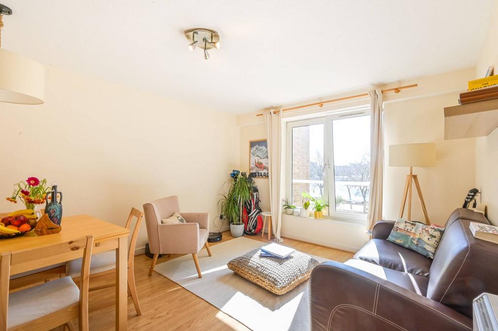Wapping High Street, Wapping, London... 1 bed flat - £1,842 pcm (£425 pw)