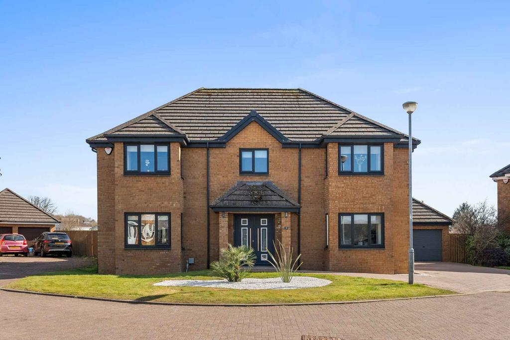 9 Pollocks Way, Mauchline - KA5 5EQ 5 bed detached villa - £410,000