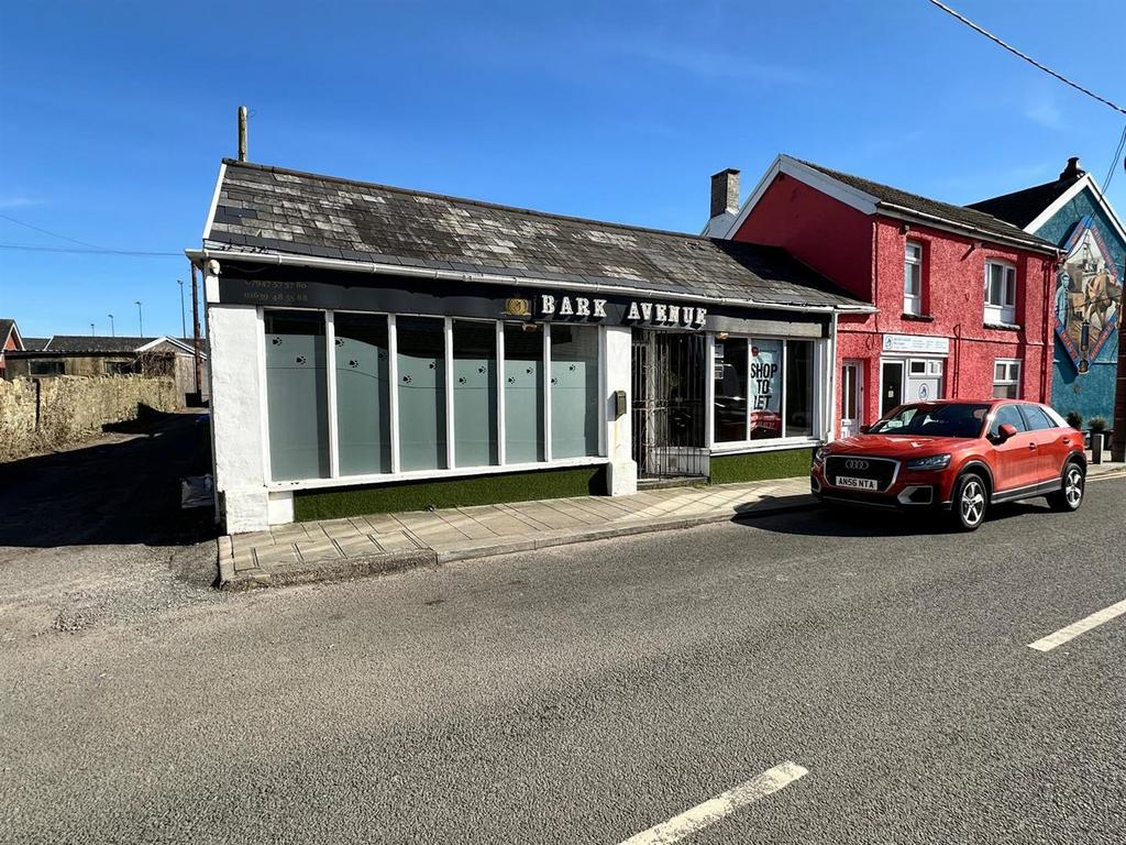 Heathfield Avenue, Glynneath, Neath Retail property (high street) - £ ...