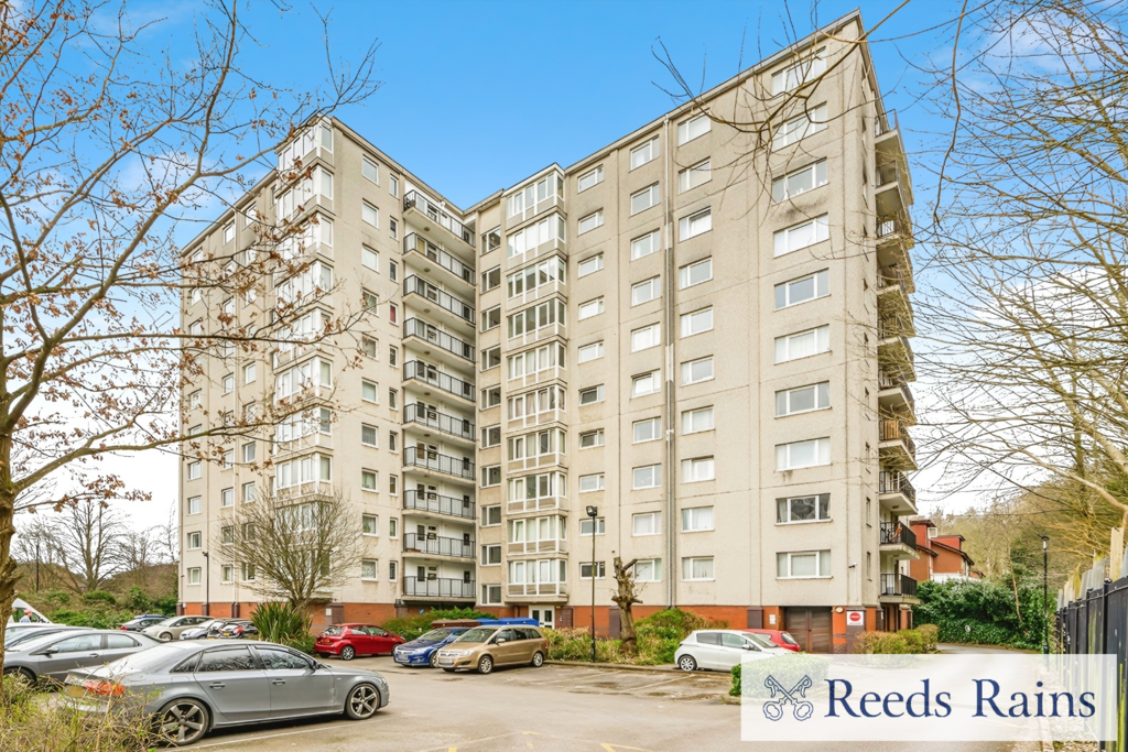 Kersal Way, Greater Manchester M7 1 bed apartment - £750 pcm (£173 pw)