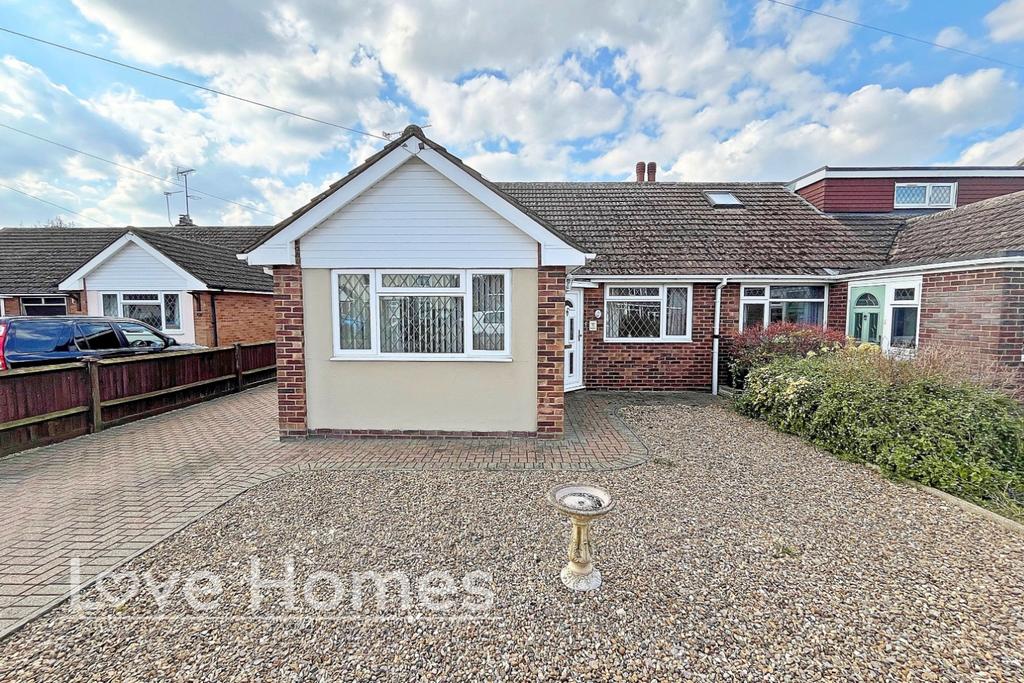 Water Lane, Flitwick 3 bed semi-detached bungalow - £495,000