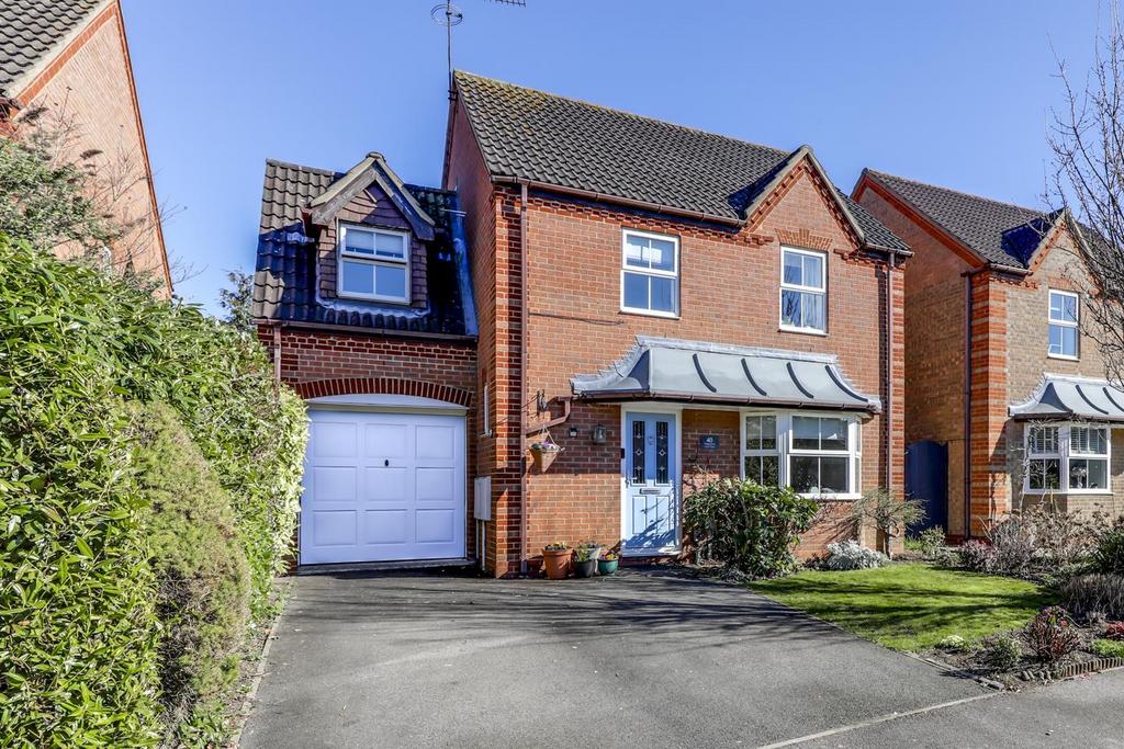 Primrose Close, Bishop's Stortford CM23 4 bed detached house - £600,000