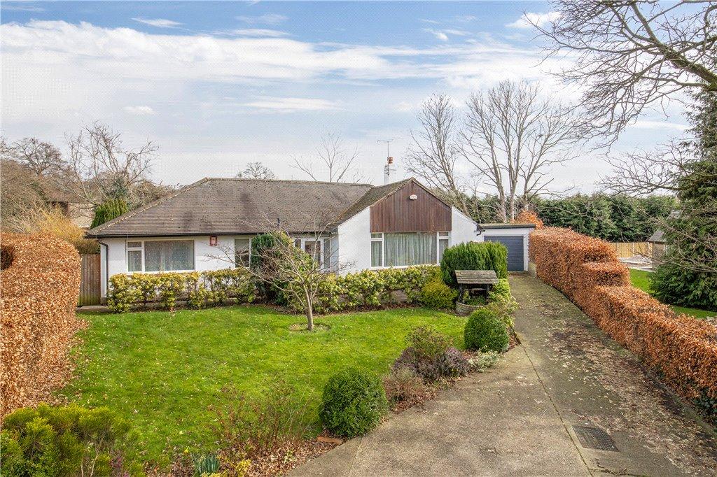 Otley Road, Leeds, West Yorkshire, LS16 3 bed bungalow - £490,000