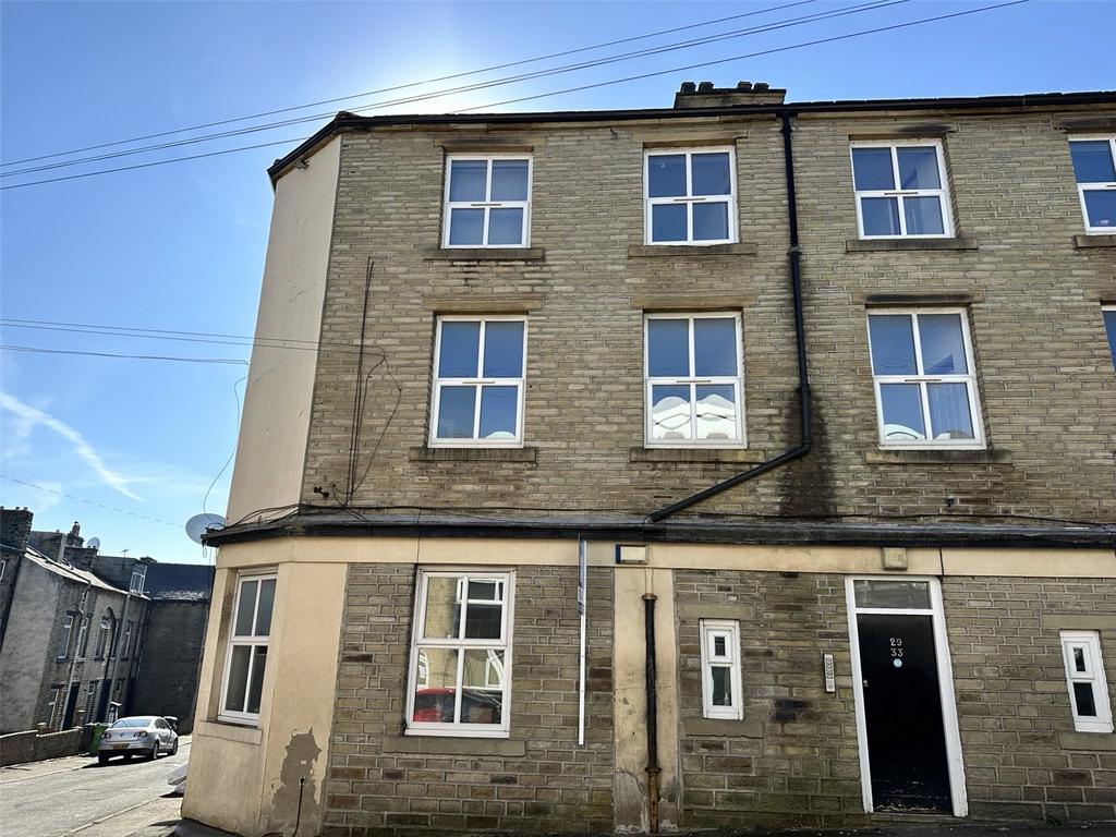 Lister Lane, Halifax, HX1 2 bed apartment - £600 pcm (£138 pw)
