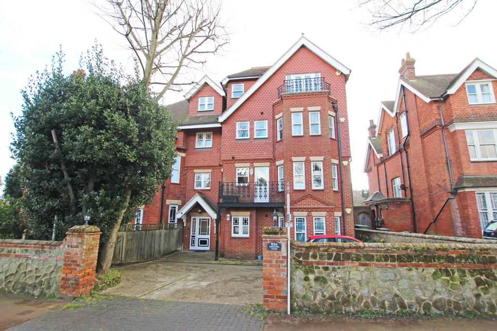 Carlisle Road, Eastbourne, BN20 7BS 2 bed flat - £300,000
