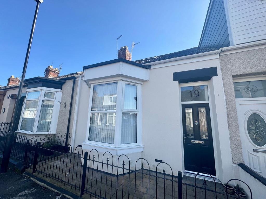 Guildford Street, Sunderland SR2 3 bed terraced house - £900 pcm (£208 pw)