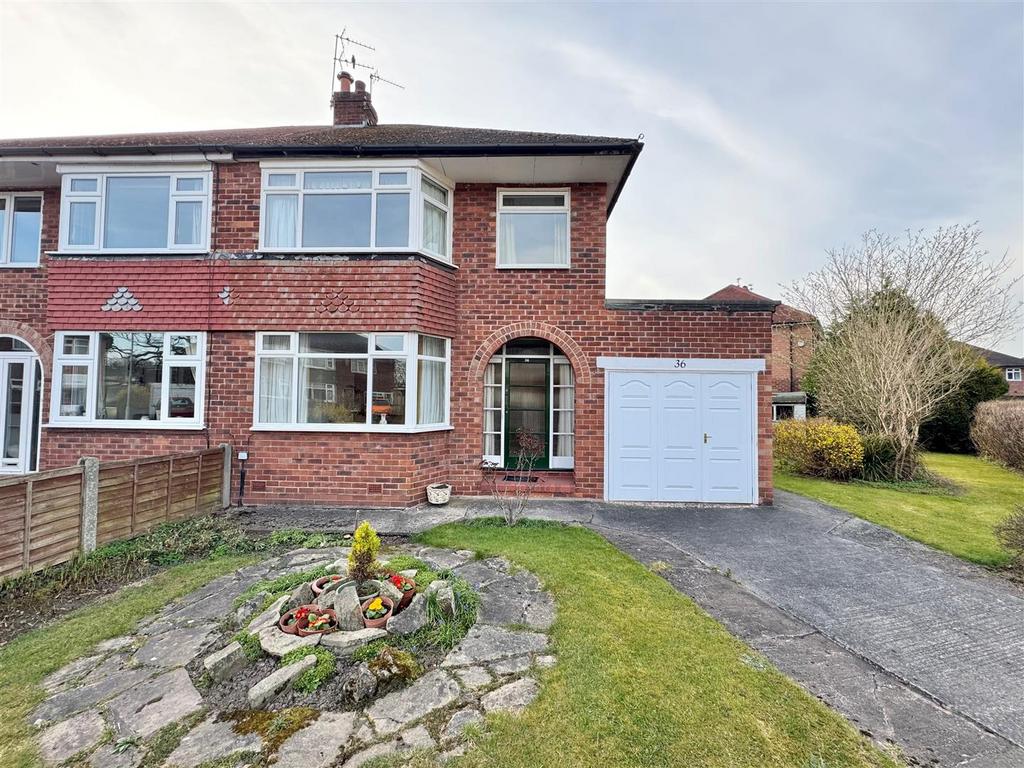 Ullswater Road, Handforth, Wilmslow 3 bed semi-detached house - £379,950