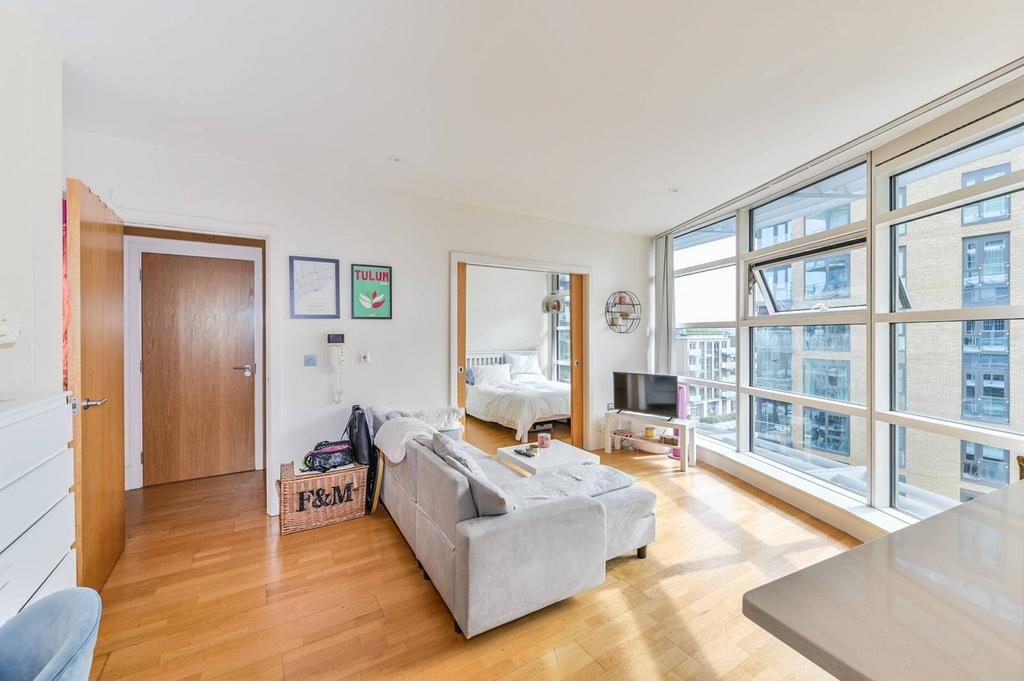 Commodore House, Battersea, London, SW18 1 bed flat for sale - £400,000