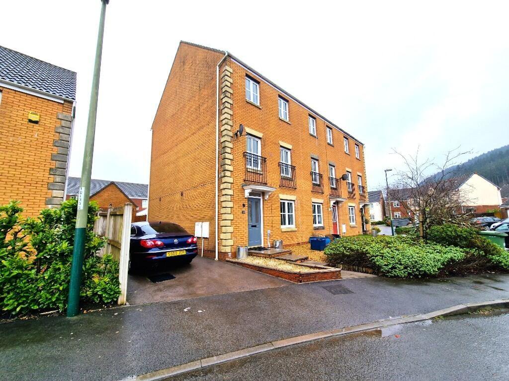 Mill Court, Newbridge / Hafodyrynys ... 4 bed end of terrace house for ...