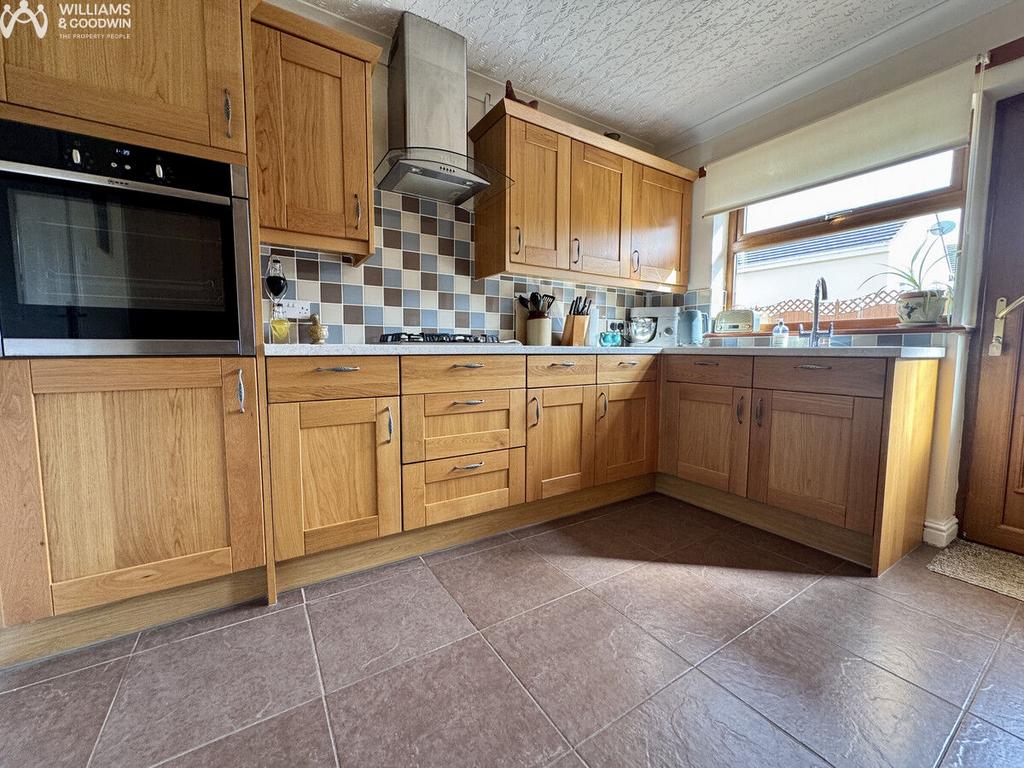 Gorwelion, Valley, LL65 3 bed detached bungalow for sale - £330,000