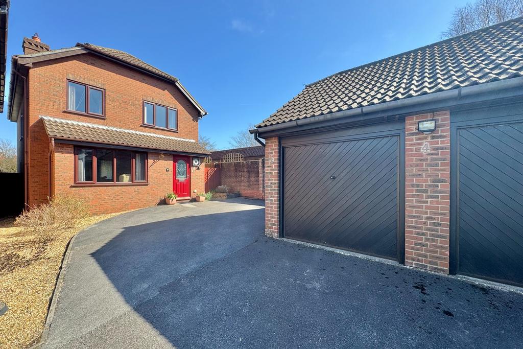 Locks Heath Park Road, Locks Heath 4 bed detached house for sale - £530,000