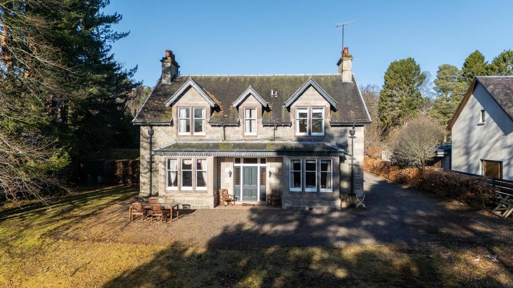 Morar, Kinchurdy Road, Boat Of Garten 5 bed detached house - £575,000