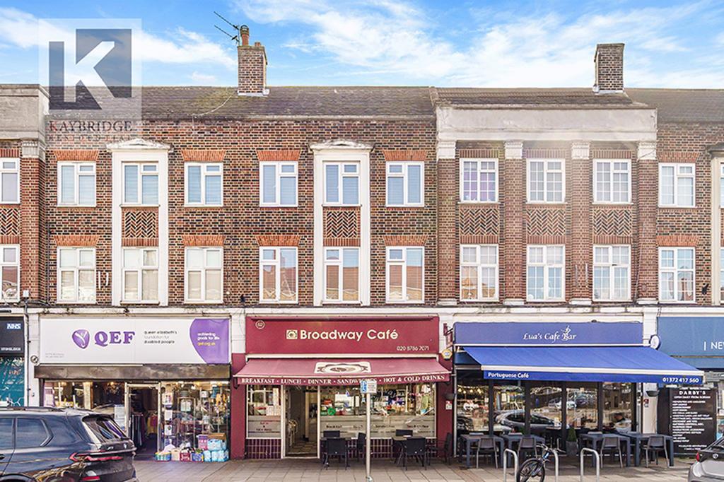 Stoneleigh Broadway, Epsom, KT17 3 bed flat - £325,000
