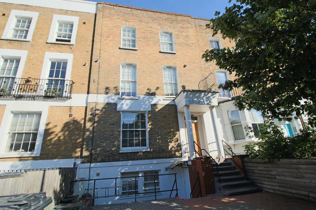 Hanley Road, London N4 3 bed apartment to rent - £2,500 pcm (£577 pw)