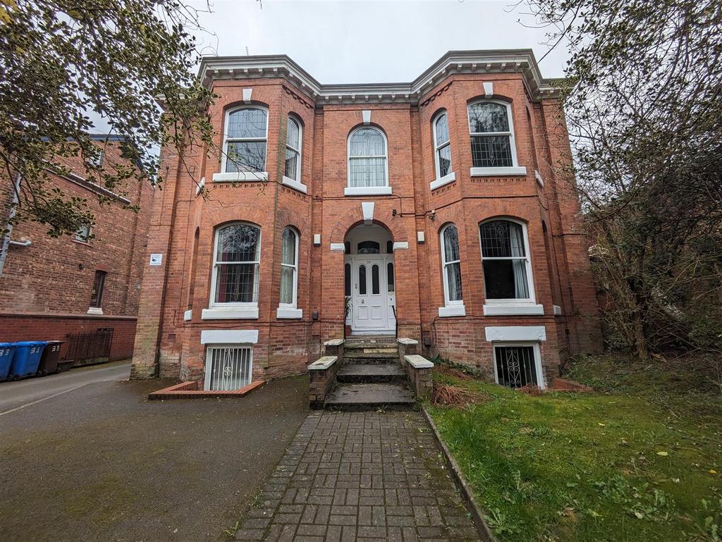 Parsonage Road, Withington, Manchester 3 bed flat to rent - £1,425 pcm ...