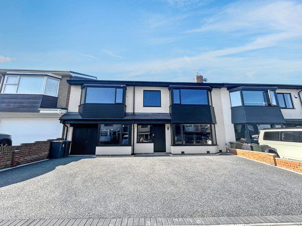 Abbey Drive, Tynemouth, Tyne and... 7 bed semi-detached house - £999,500