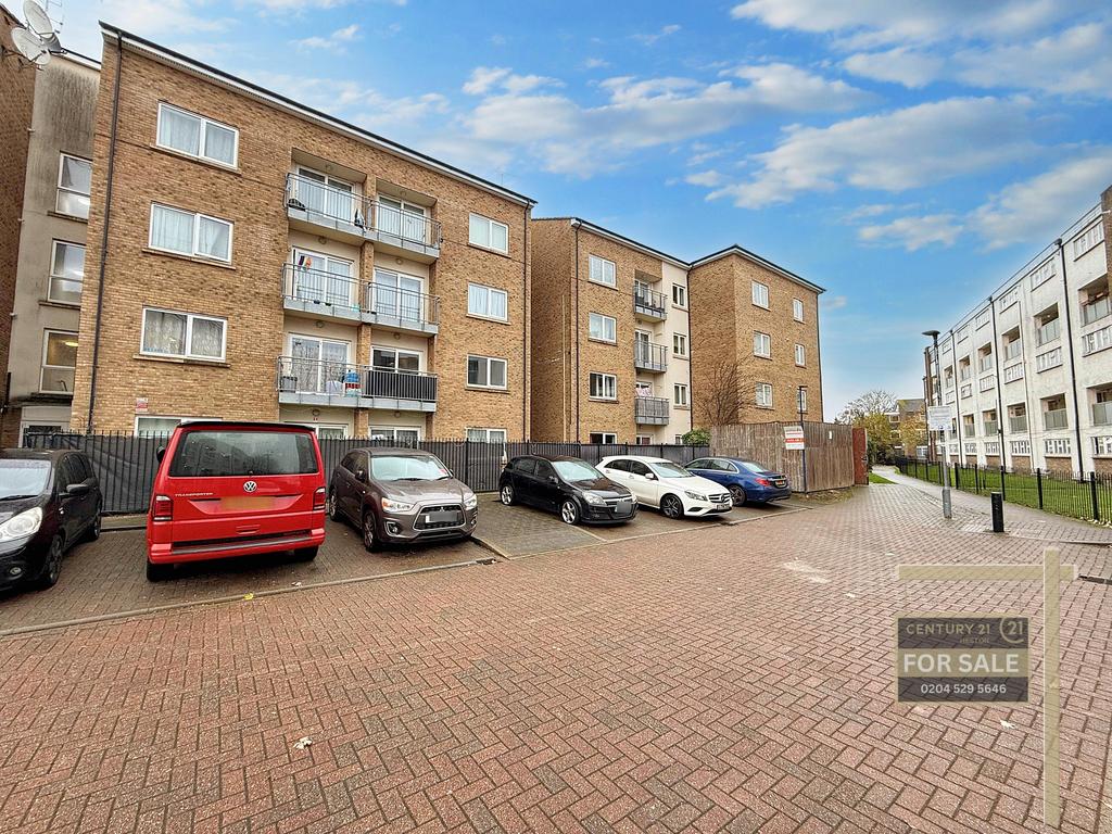Convent Way, SOUTHALL UB2 2 bed flat for sale - £305,000
