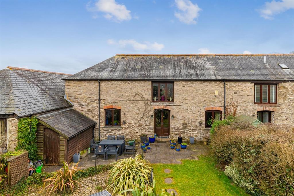 Combe Farm Barns, Aveton Gifford... 4 bed terraced house for sale - £ ...