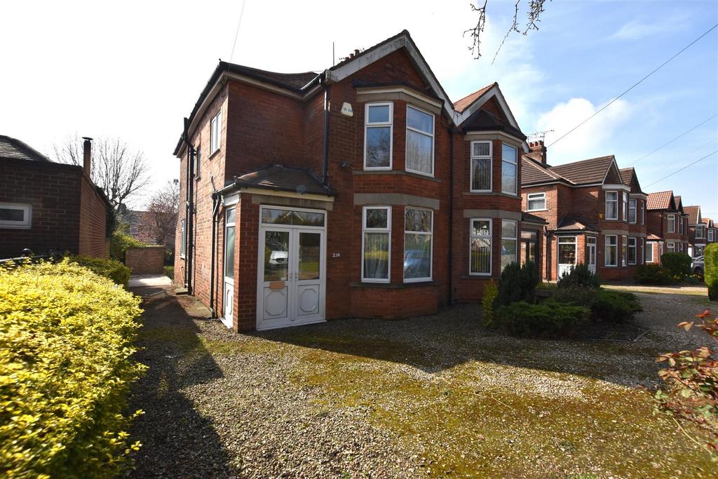 Cottingham Road, Hull 3 bed semi-detached house for sale - £200,000