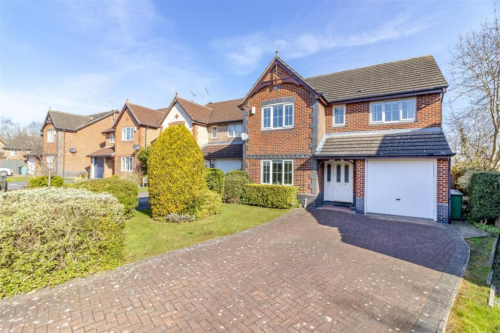 Chestnut Way, Adel, Leeds 4 bed detached house - £535,000