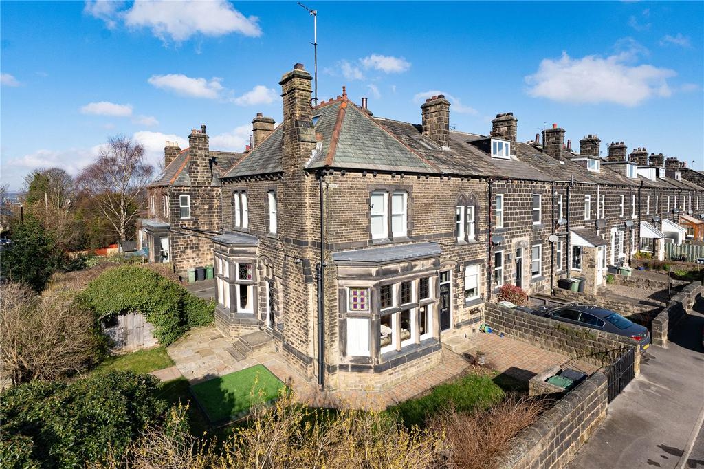 East View, Yeadon, Leeds, West Yorkshire 5 bed end of terrace house for ...