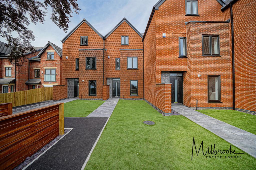 Chaddock Lane, Worsley, M28 4 bed townhouse to rent - £1,650 pcm (£381 pw)