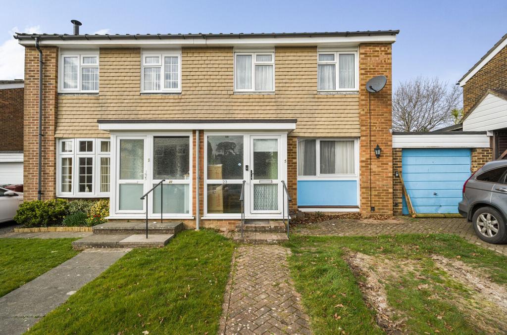 Little Breach, Chichester, PO19 3 bed semi-detached house - £325,000