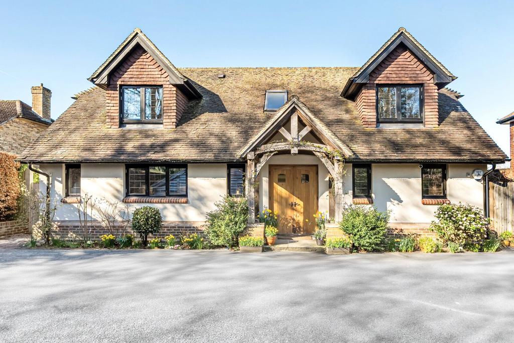 Chalk Lane, East Horsley, KT24 3 bed detached house for sale - £1,795,000