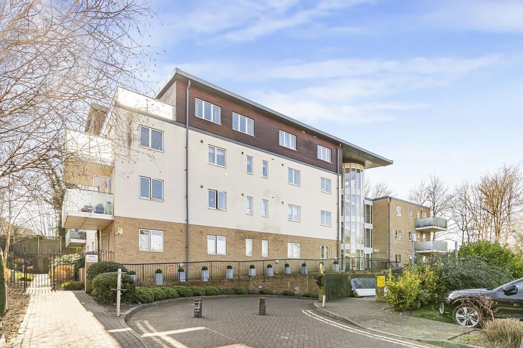Sanderstead Road, South Croydon 2 bed flat for sale - £305,000