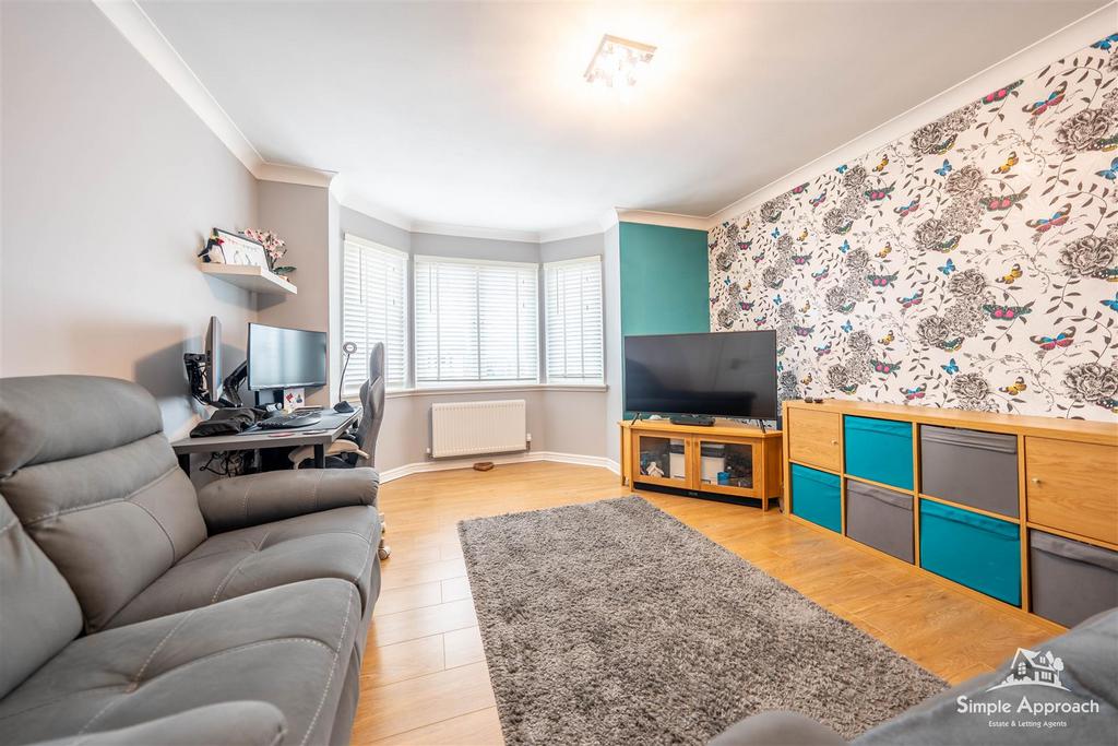 Simpson Square, Perth 2 bed house - £123,950