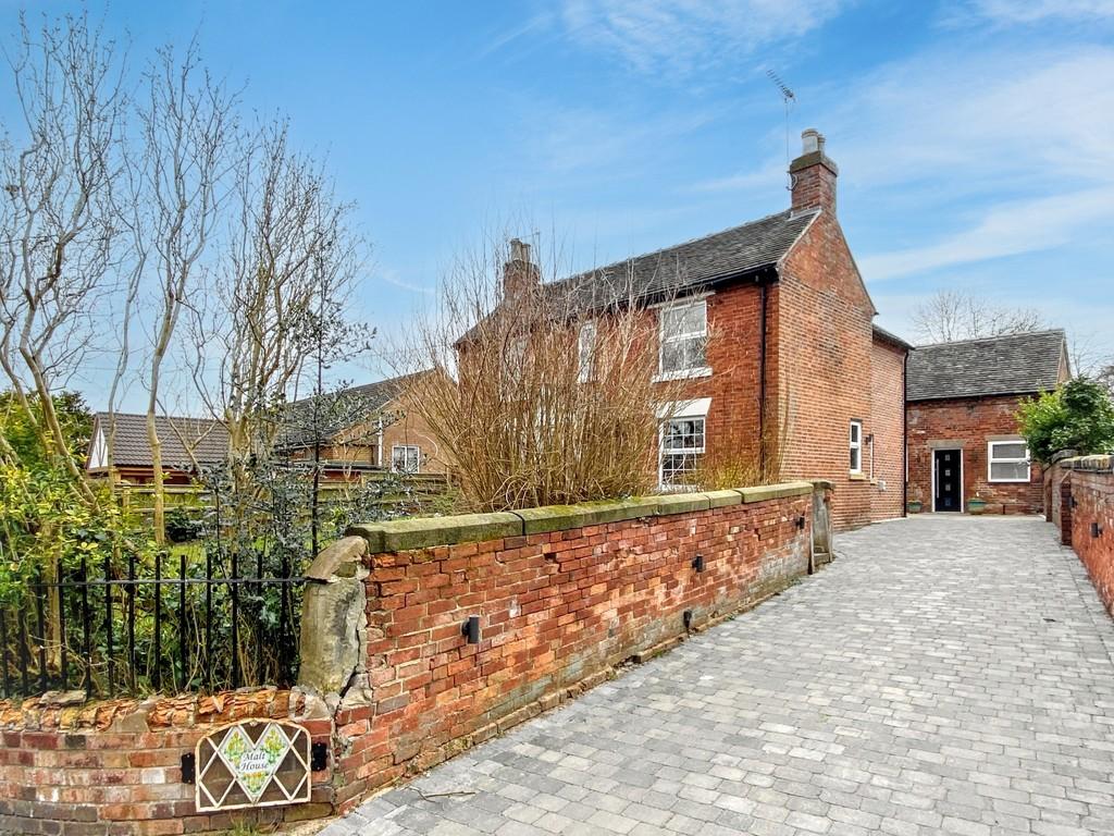 The Square, Marchington 3 bed detached house - £650,000