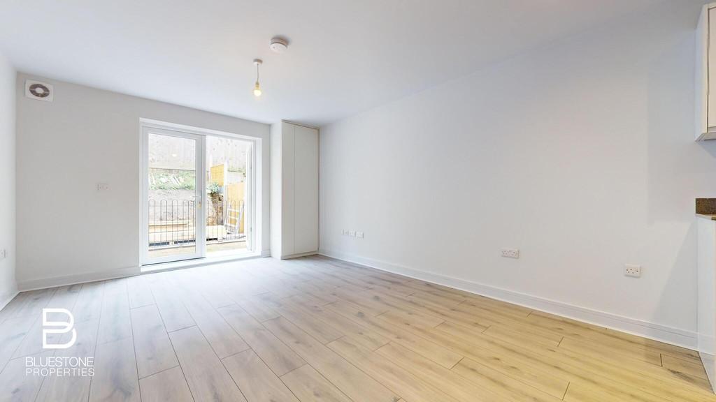 Temple Road, Croydon 3 bed apartment to rent - £2,199 pcm (£507 pw)