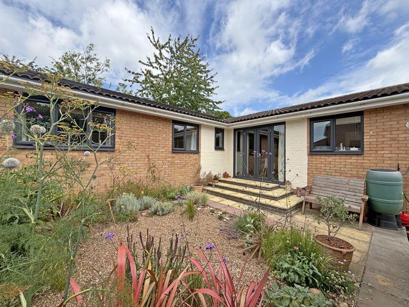Hoyles Road, Wellington TA21 2 bed bungalow - £260,000