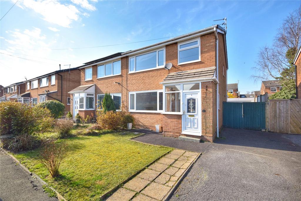 Kenilworth Drive, Clitheroe... 3 bed semi-detached house for sale - £ ...