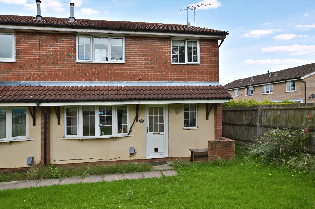 Rochford Drive, Wigmore, Luton... 2 bed cluster house - £250,000