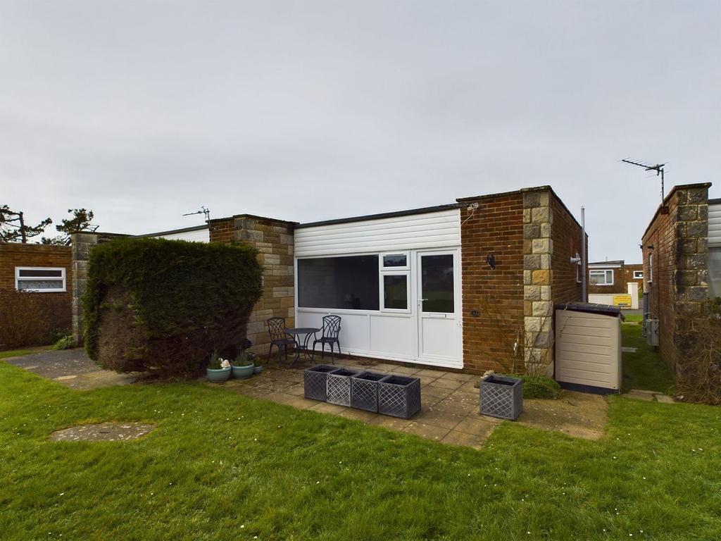 Monks Lane, Freshwater PO40 2 bed semi-detached bungalow for sale - £ ...