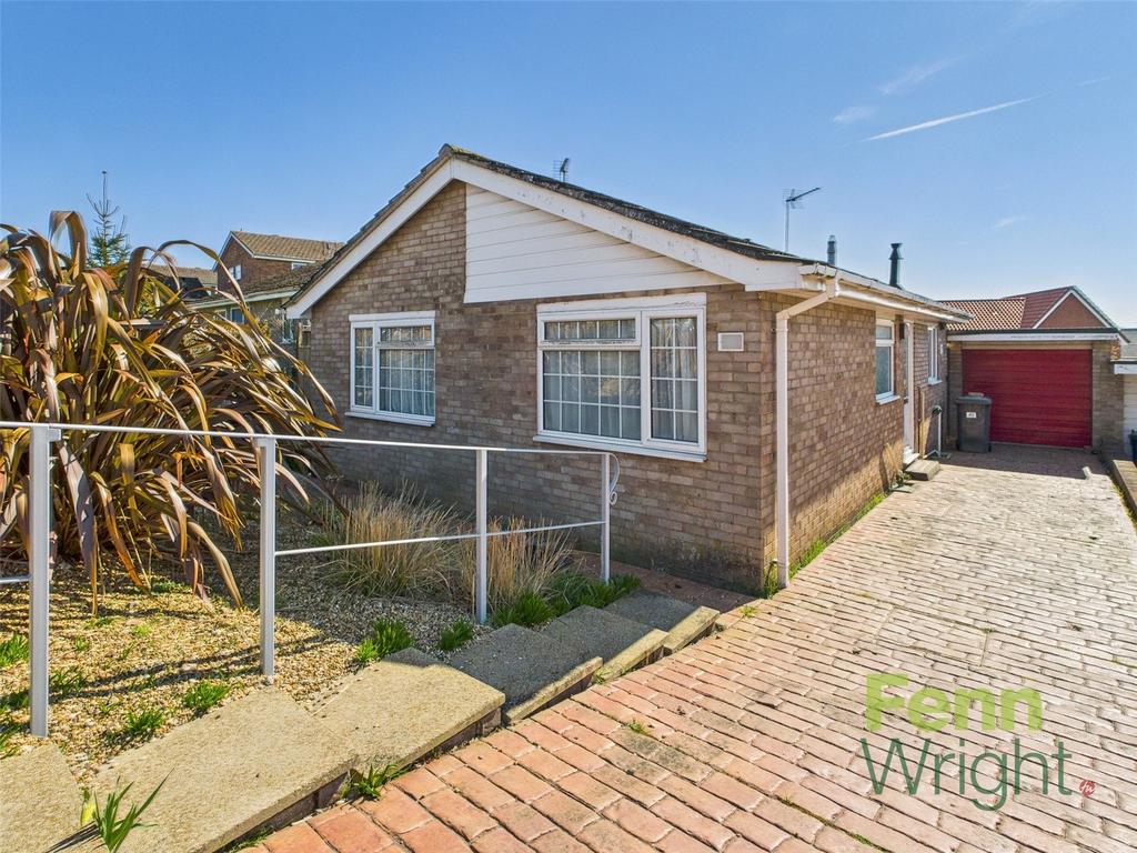 Brooklands Road, Brantham... 2 bed bungalow - £275,000