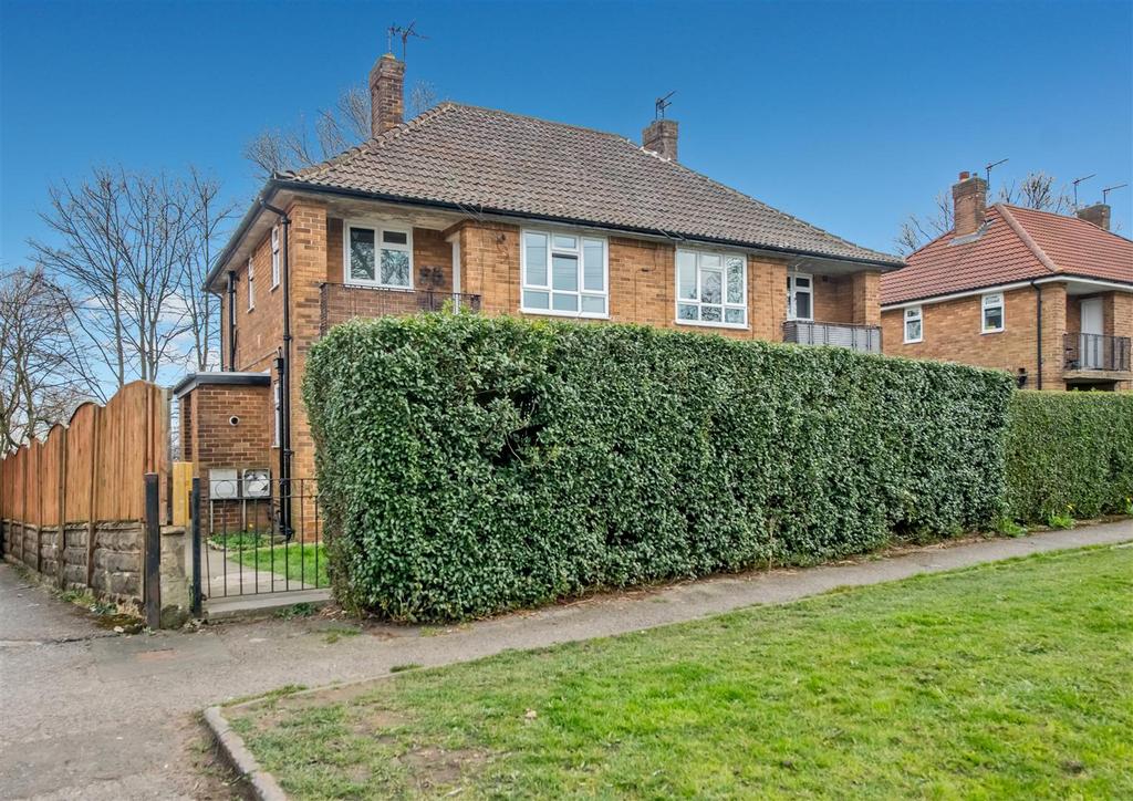 Armley Ridge Road, Armley, Leeds 1 bed flat for sale - £80,000