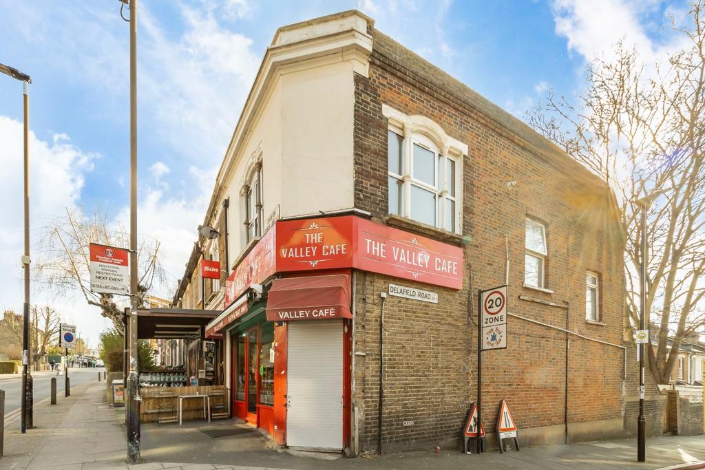 Charlton Church Lane, London, SE7 3 bed property - £1,700 pcm (£392 pw)
