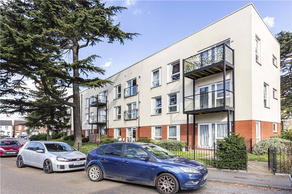 Spelthorne Grove, Sunbury-on-Thames... 2 bed apartment for sale - £147,500