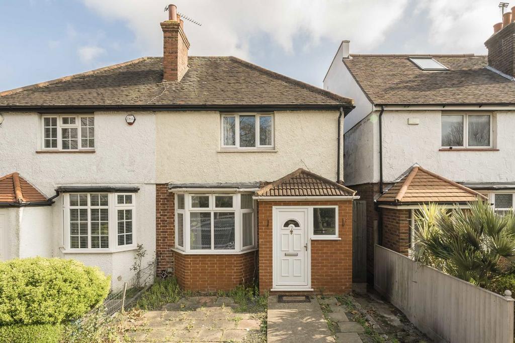 Church Walk, Brentford TW8 3 bed flat - £2,600 pcm (£600 pw)