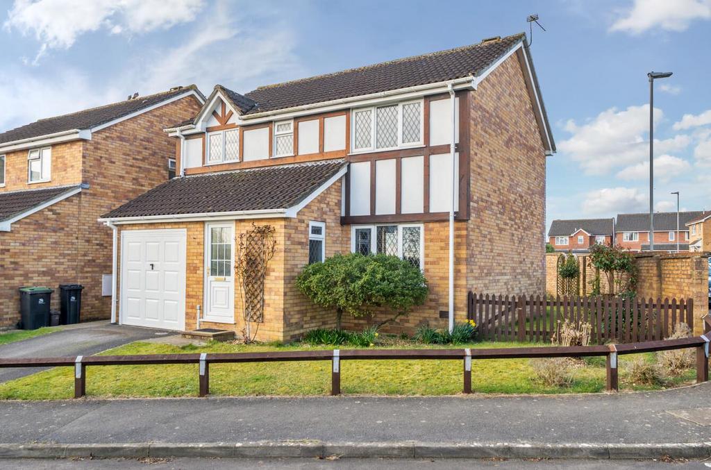 Abbots Way, Sherborne 4 bed detached house for sale - £450,000