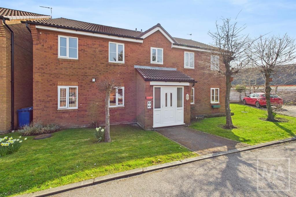 Riverside Close, Howley, Warrington 2 bed apartment - £105,000