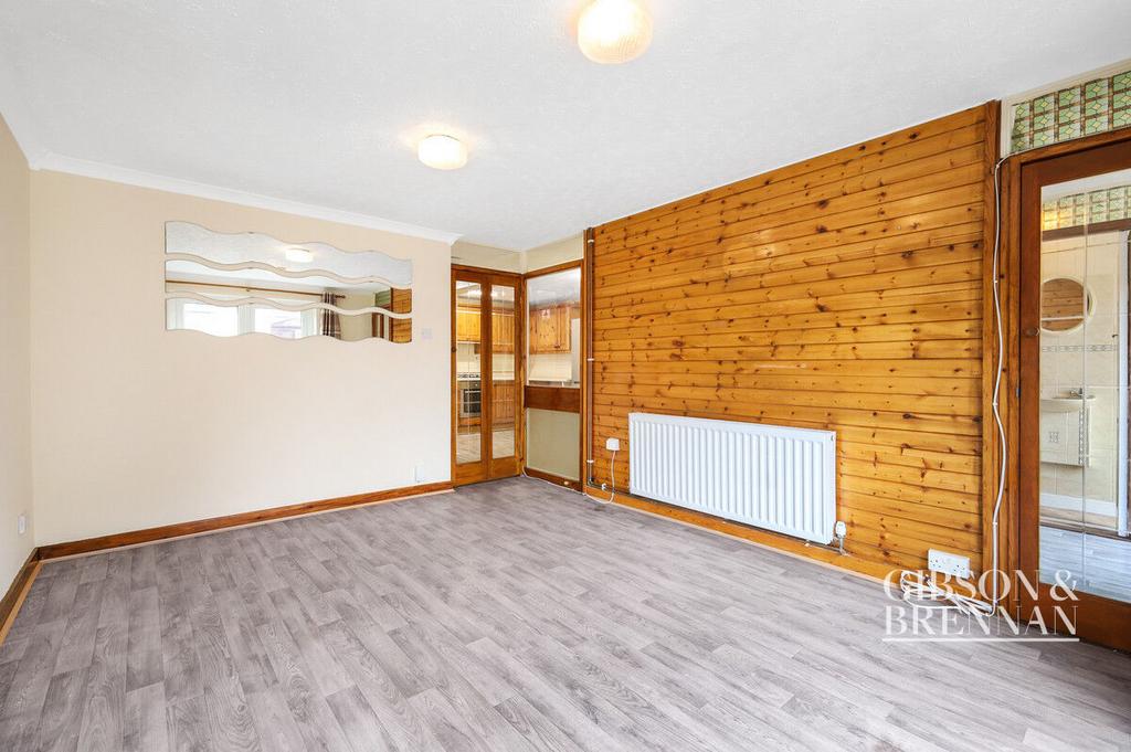 Crosse Courts, Basildon, SS15 3 bed terraced house to rent - £1,750 pcm ...