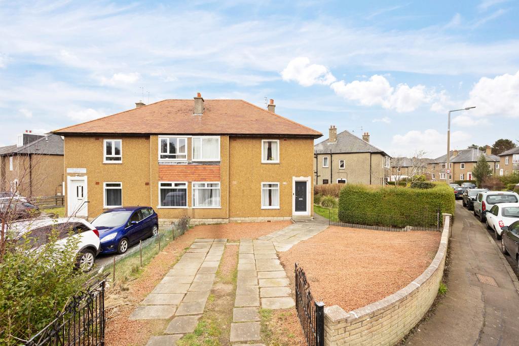 15 Colinton Mains Crescent... 3 bed flat for sale - £233,000