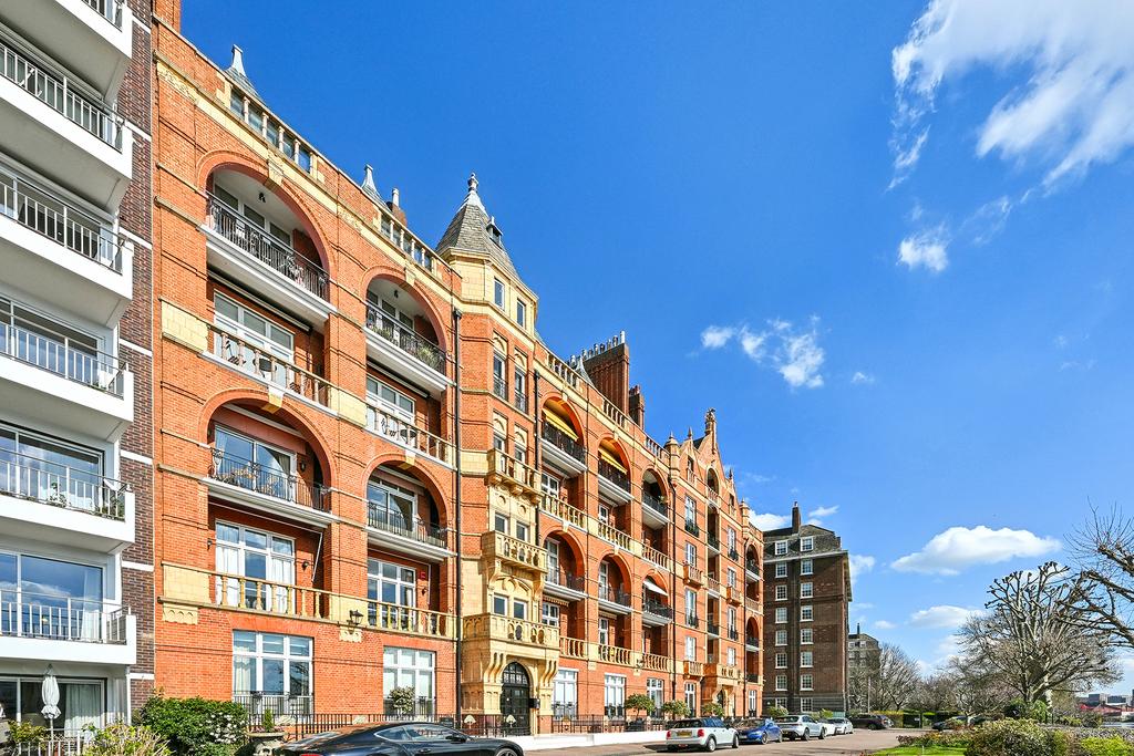 Hurlingham Court, Ranelagh Gardens... 2 bed flat - £950,000