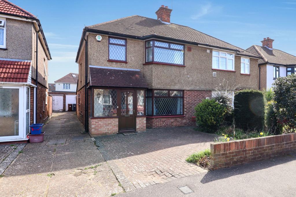 Orchard Avenue, Feltham, TW14 3 bed semi-detached house for sale - £500,000
