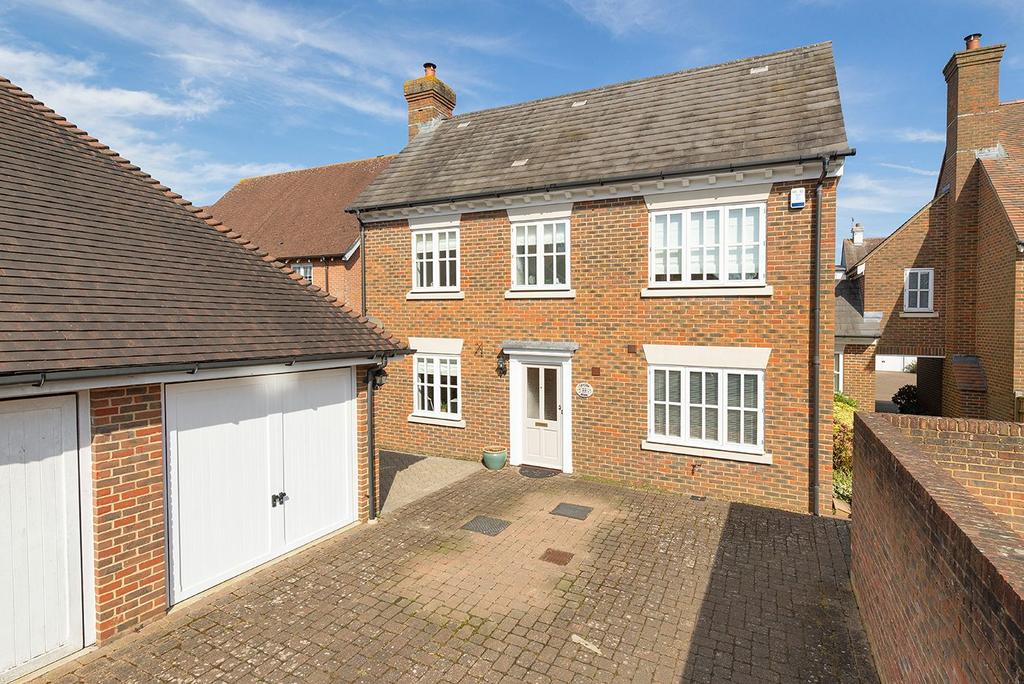 Laxton Walk, West Malling ME19 3 bed detached house - £475,000