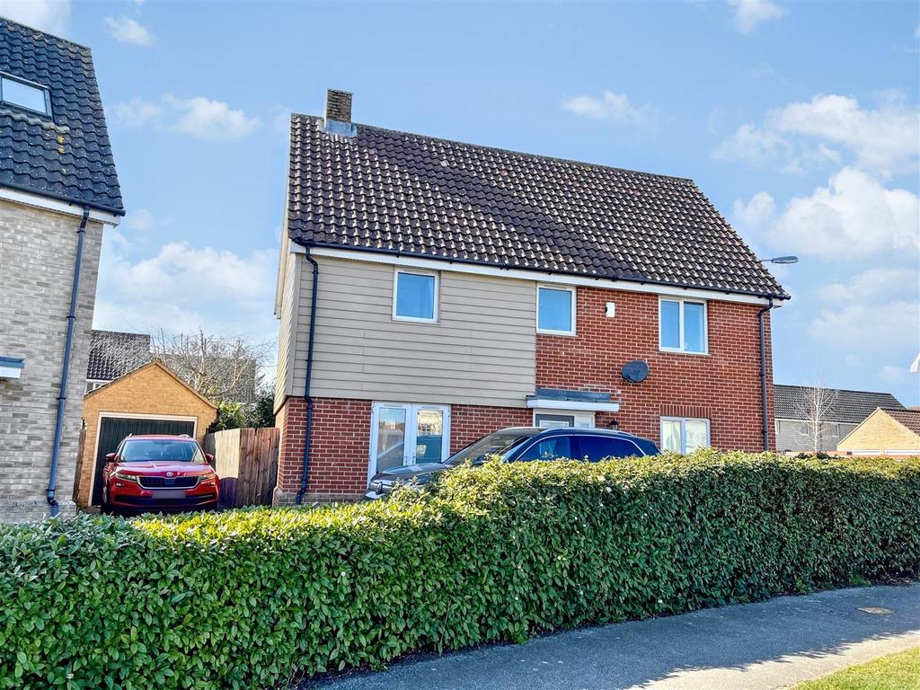 Poethlyn Drive, Costessey NR8 4 bed detached house - £380,000