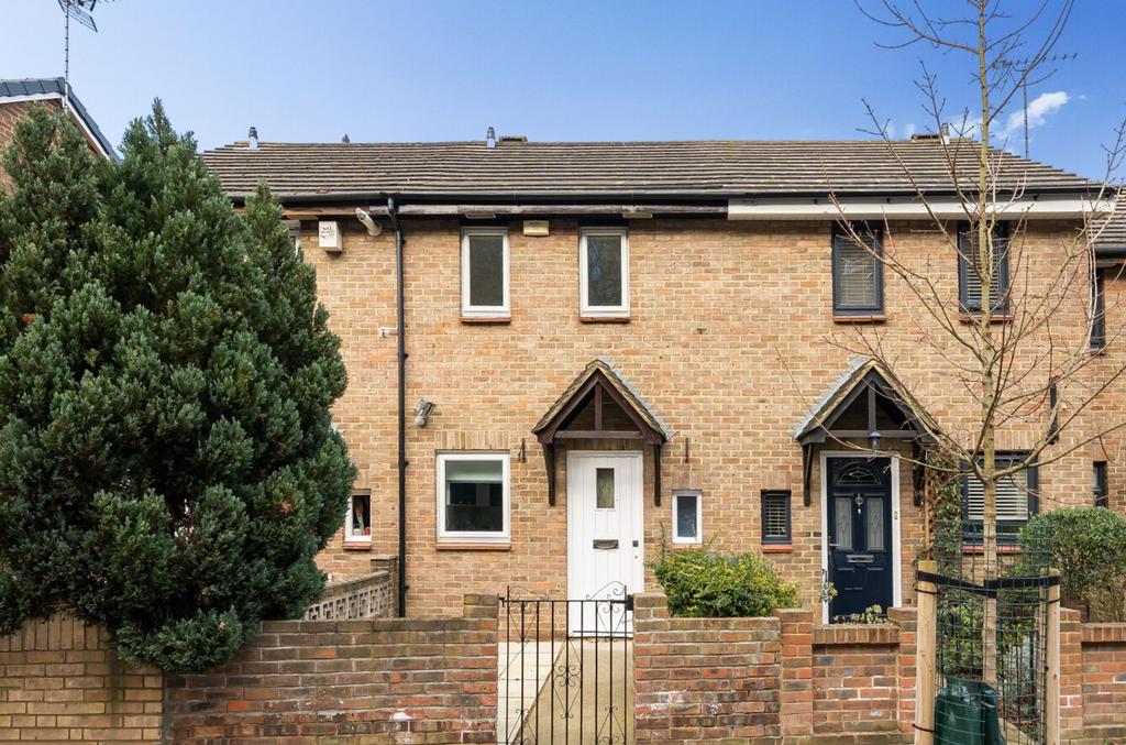 Cooks Road, London SE17 2 bed house to rent - £2,250 pcm (£519 pw)